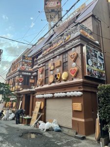 New Sweets Hotel in Shibuya is cookie-themed love hotel with chocolate ...